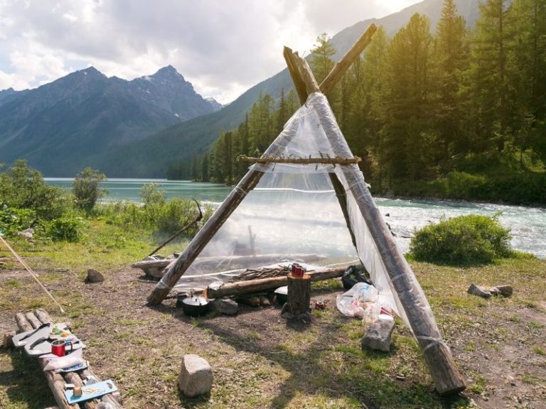 How to Build a Safe Emergency Wilderness Shelter