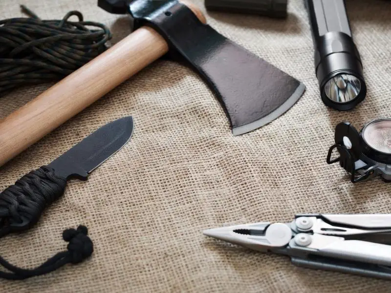 25 Survival Tools For When The SHTF